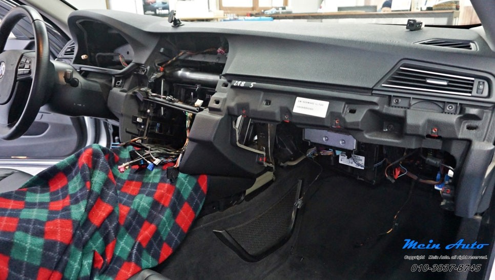 부산.울산.경남 / 2010년 BMW 528i(F10) 안드로이드 셋탑 M2C-200A, 순정 HUD 연동 / 경남 창원 / 창원 – 오카네비